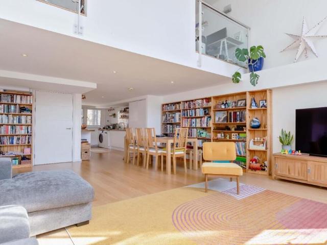 3 bedroom maisonette for sale in Richmond Terrace, Brighton, BN2