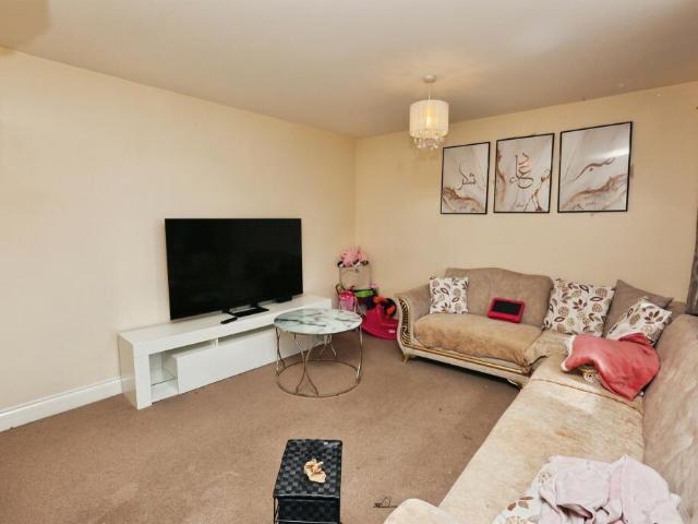 3 bedroom maisonette for sale in Rother Dale, Southampton, SO19