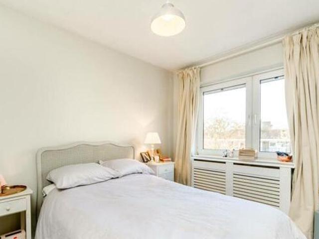 3 Bedroom Maisonette For Sale In Southfields, London