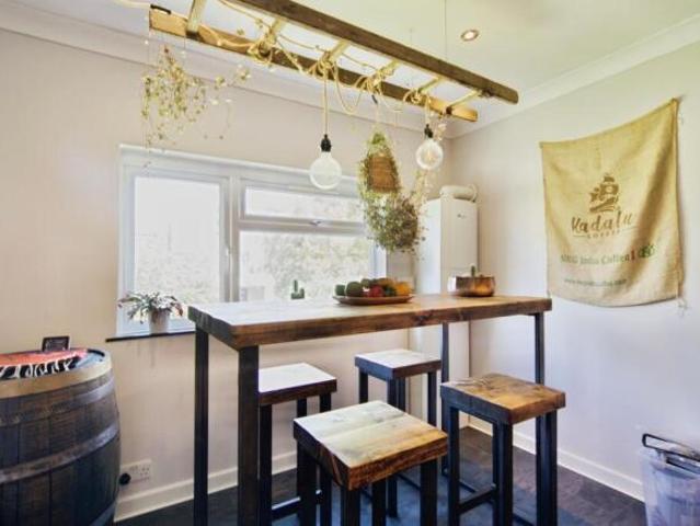 3 bedroom maisonette for sale in Springfield Road, London, N11
