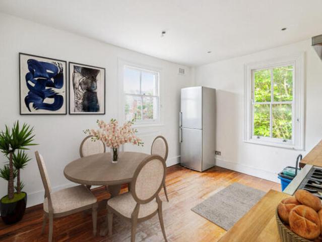 3 bedroom maisonette for sale in St. Ann's Road, London, SW13