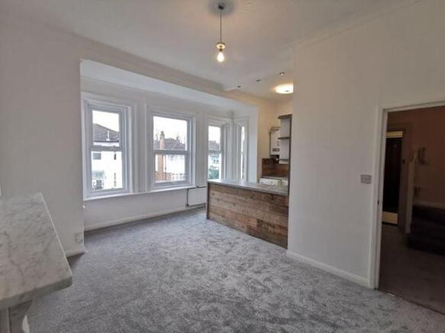 3 bedroom maisonette for rent in 10 Gordon Road, BH1