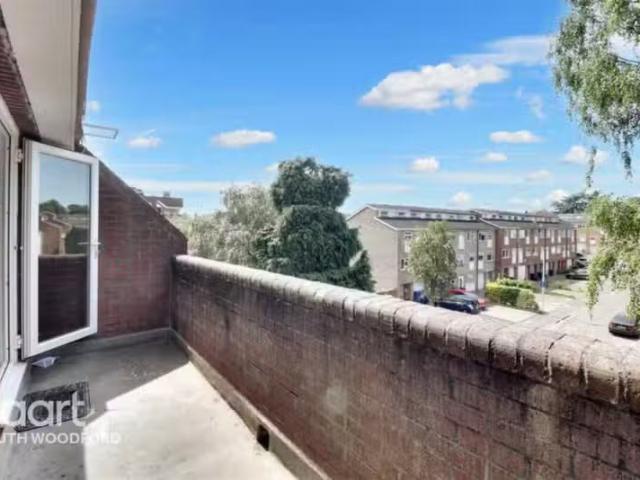 3 bedroom maisonette for rent in Tamar Square, Woodford Green.