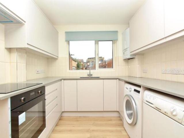3 bedroom maisonette for rent in Tavistock Close, N16