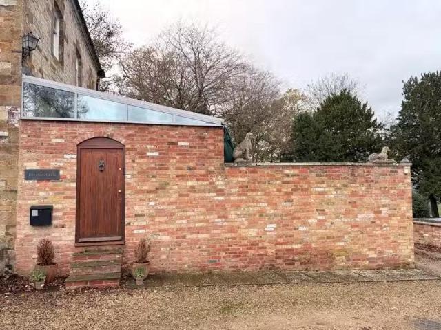 3 bedroom maisonette for rent in The Maisonette, Idlicote, CV3.