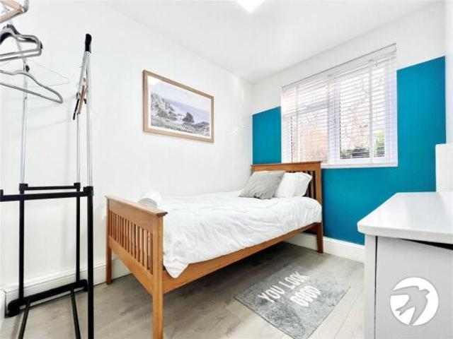3 bedroom maisonette for rent in Three Corners, Bexleyheath, DA7