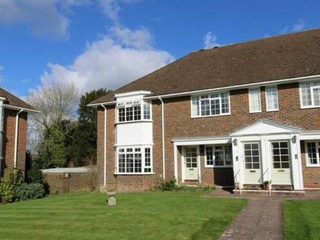 3 bedroom maisonette for rent in Trafalgar Court Farnham GU9 7QE GU9