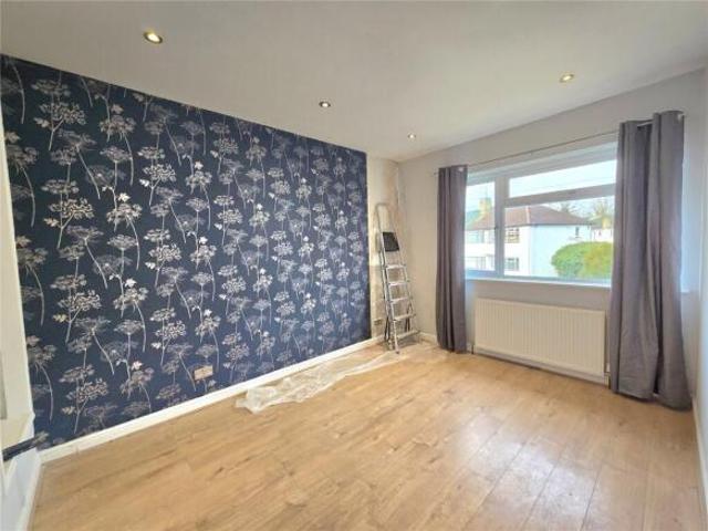 3 bedroom maisonette for rent in Trevellance Way, Watford, Hertfordshire, WD25