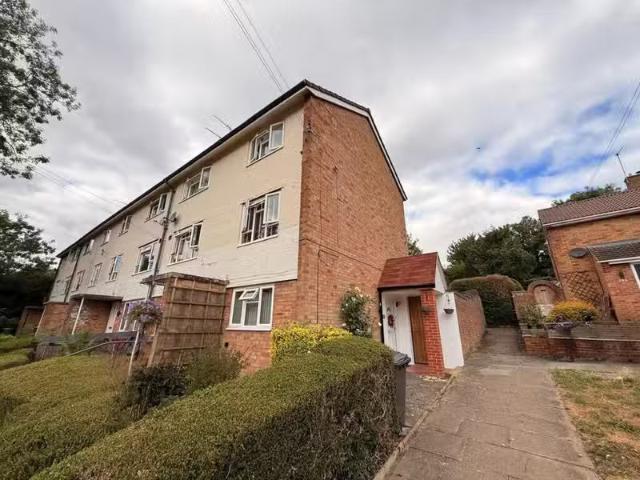 3 bedroom maisonette for rent in Turners Hill, Hemel Hempstead.