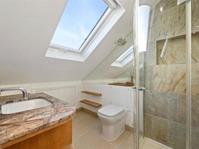 3 bedroom maisonette for rent in Warbeck Road, London, W12