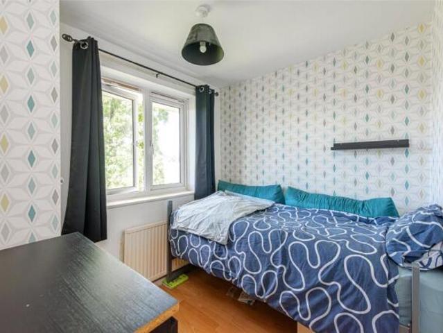 3 bedroom maisonette for rent in Warley House, Mitchison Road, London, N1