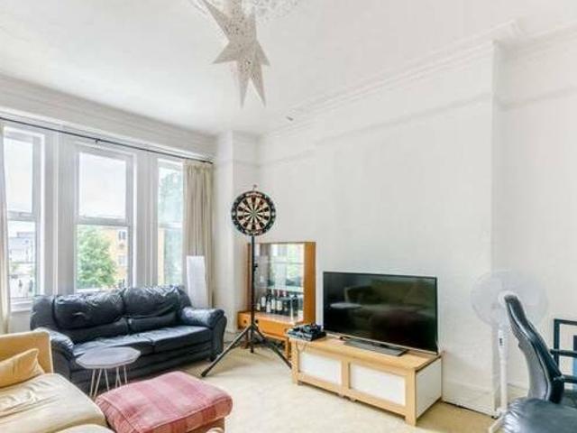 3 bedroom maisonette for rent in Weir Road Balham London SW12