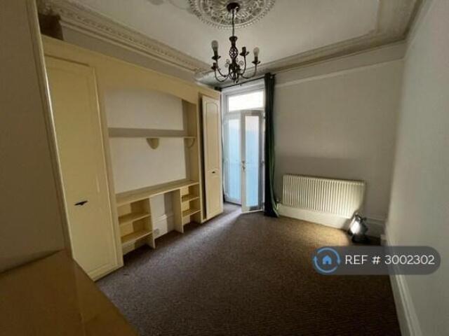 3 bedroom maisonette for rent in Wellington Road, Watford, WD17