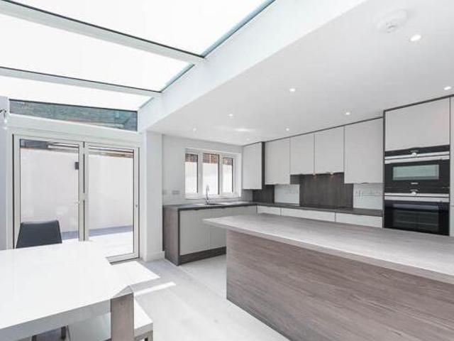 3 Bedroom Maisonette For Rent In West Kensington