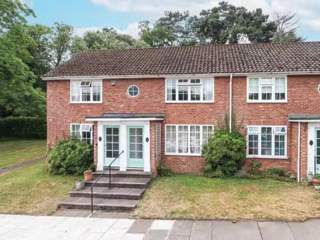 3 bedroom maisonette for rent in Westminster Court, St. Albans.
