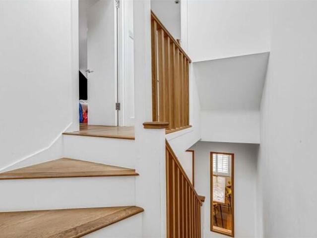 3 bedroom maisonette for rent in White Hart Lane, Barnes, SW13