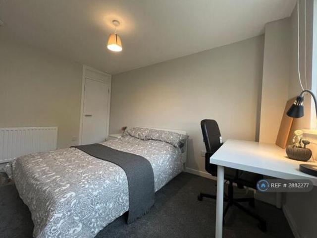 3 bedroom maisonette for rent in Wyndford Road Hmo Licensed, Glasgow, G20
