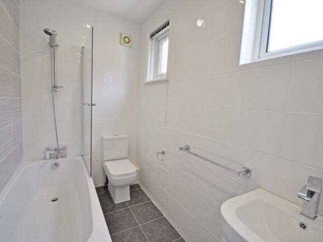 3 bedroom maisonette for rent in Avondale Road, Mortlake, SW14