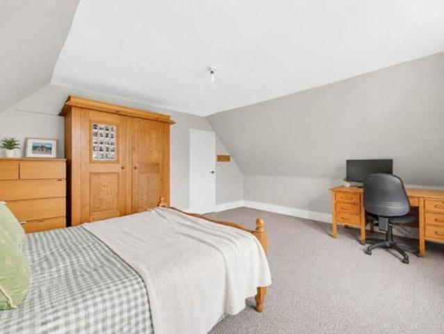 3 bedroom maisonette for rent in Beatrice Road, Finsbury Park, N4
