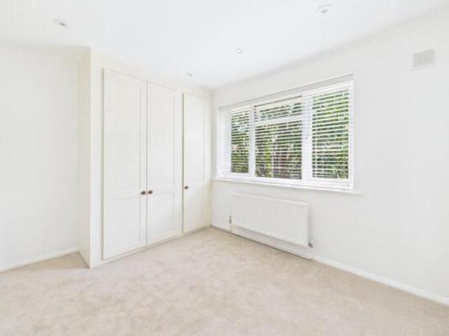 3 bedroom maisonette for rent in Beaulieu Close, East Twickenham, TW1