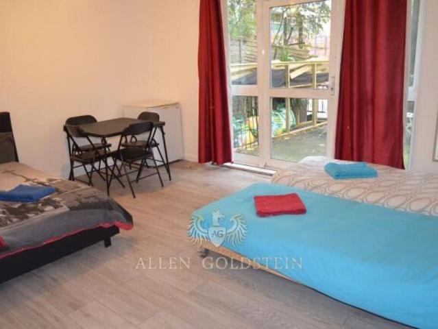3 bedroom maisonette for rent in Billingley NW1