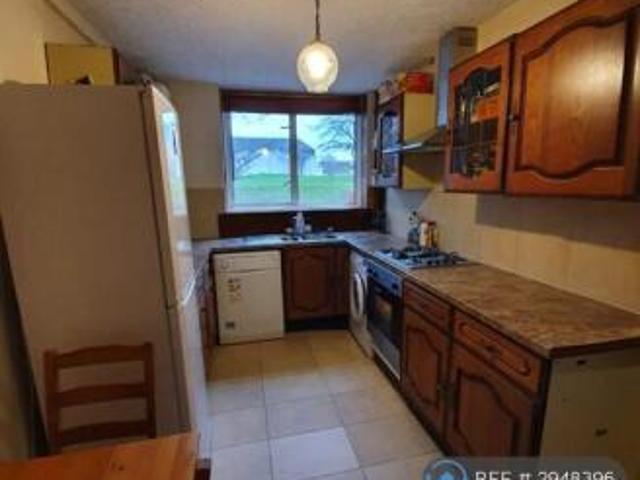 3 bedroom maisonette for rent in Bromfield Court, London, SE16