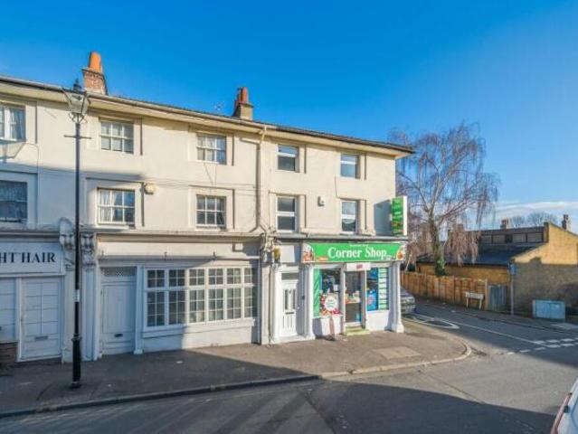 3 bedroom maisonette for rent in Brandram Road, Lewisham, London, SE13