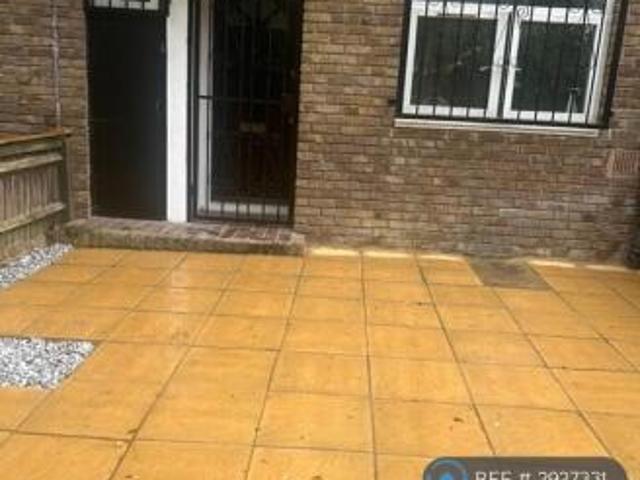 3 bedroom maisonette for rent in Campbell Road, London, E3