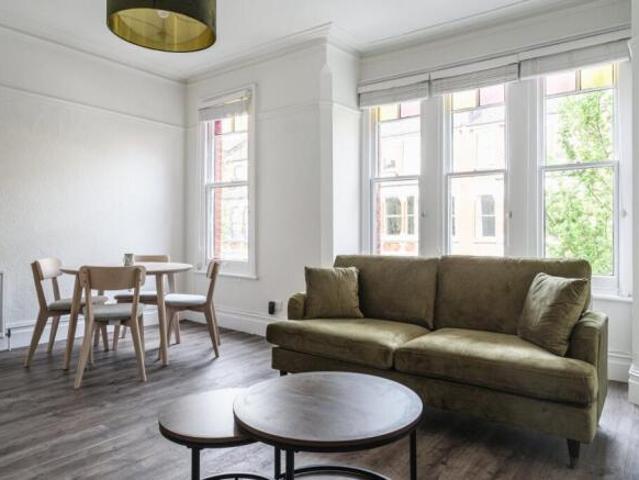 3 bedroom maisonette for rent in Calabria Road, Islington, N5