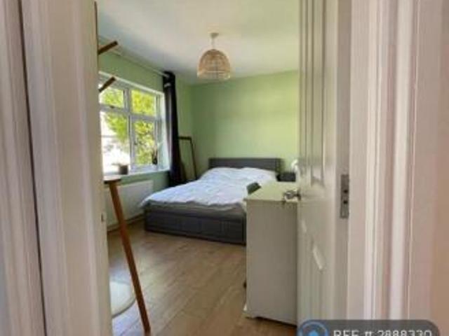 3 bedroom maisonette for rent in Cedar Grove, London, W5