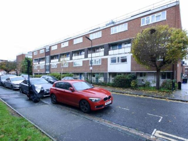 3 bedroom maisonette for rent in Chaucer Court, London, N16