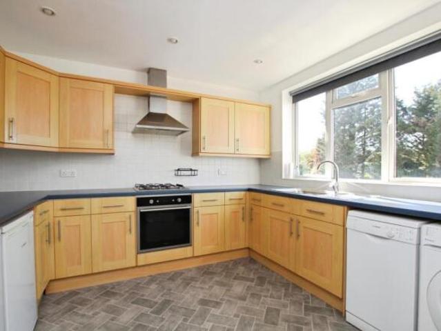 3 bedroom maisonette for rent in Charlecombe Court Stoke Lane, BS9