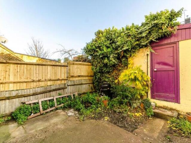3 bedroom maisonette for rent in Collingbourne Road, Shepherd's Bush, London, W12