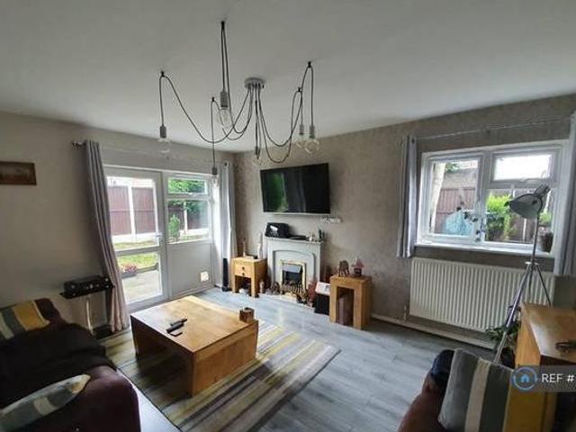 3 bedroom maisonette for rent in Cornwall Close Macclesfield SK10