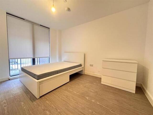 3 bedroom maisonette for rent in Cow Lane, Salford, M5
