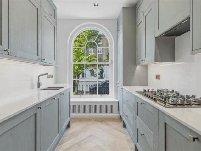 3 bedroom maisonette for rent in Cliveden Place, SW1W