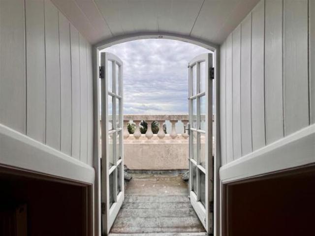 3 bedroom maisonette for rent in Clifton Terrace, Southend On Sea, SS1