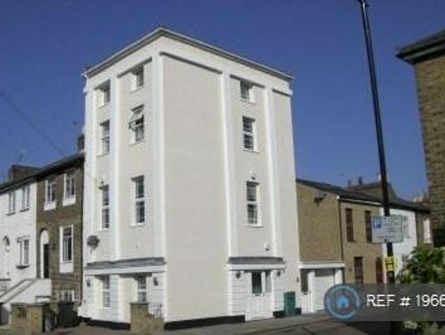 3 Bedroom Maisonette For Rent In Croydon