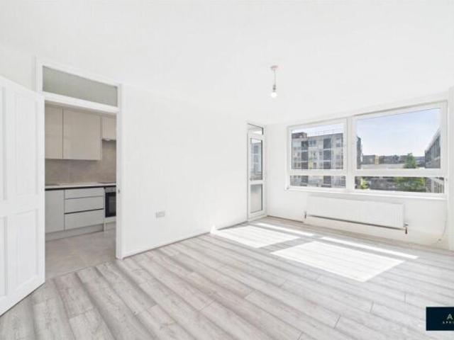 3 bedroom maisonette for rent in De Beauvoir Road, Hackney, London, N1