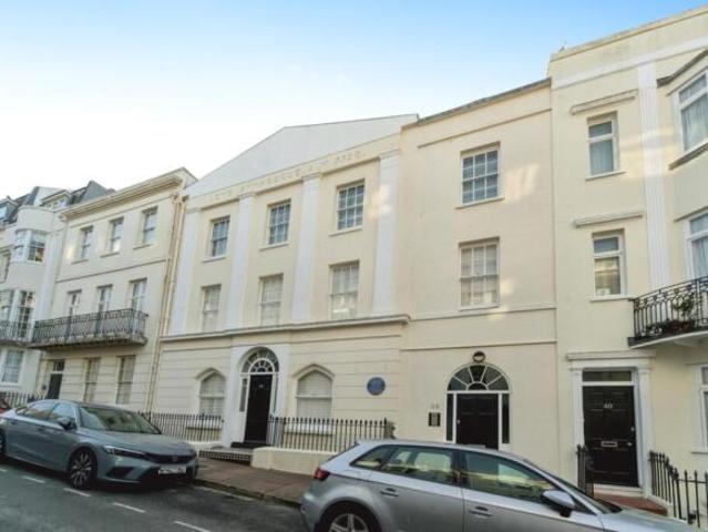 3 bedroom maisonette for rent in Devonshire Place, Brighton, BN2