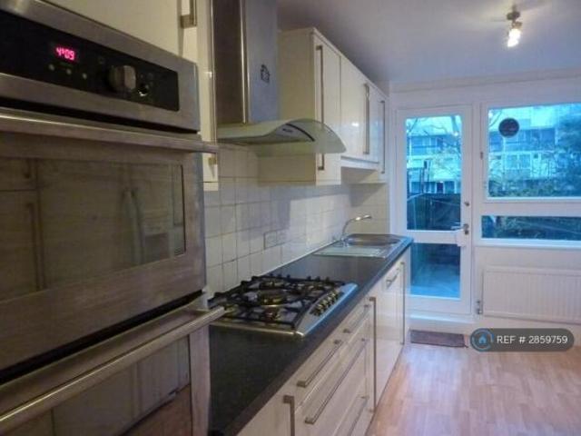 3 bedroom maisonette for rent in Earlsferry Way, London, N1
