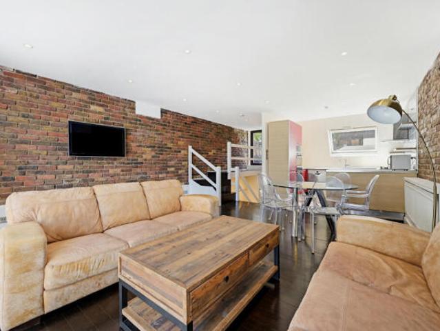 3 bedroom maisonette for rent in Edith Grove, London, SW10