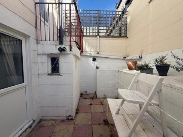3 bedroom maisonette for rent in Evering Road, Stoke Newington, N16