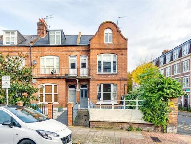 3 bedroom maisonette for rent in Felsham Road, West Putney, SW15