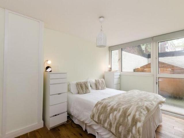 3 bedroom maisonette for rent in Finborough Road, Chelsea, London, SW10