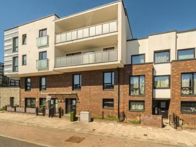 3 bedroom maisonette for rent in Fishers Way, Wembley, HA0