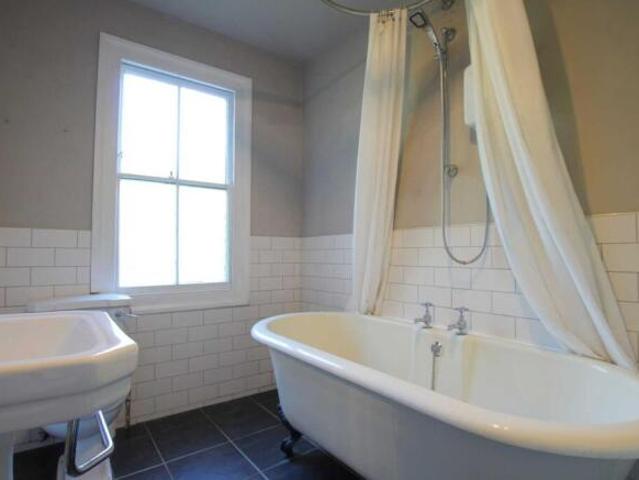 3 bedroom maisonette for rent in Gladstone Road, Watford, WD17