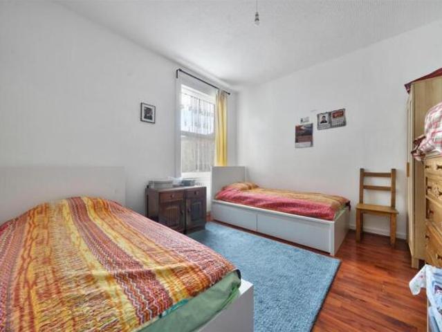 3 bedroom maisonette for rent in Hazelwood Lane, Palmers Green, N13
