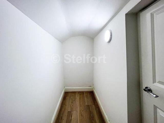 3 bedroom maisonette for rent in Hornsey Road, London, N19