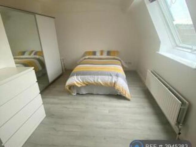 3 bedroom maisonette for rent in Hornsey Road, London, N19